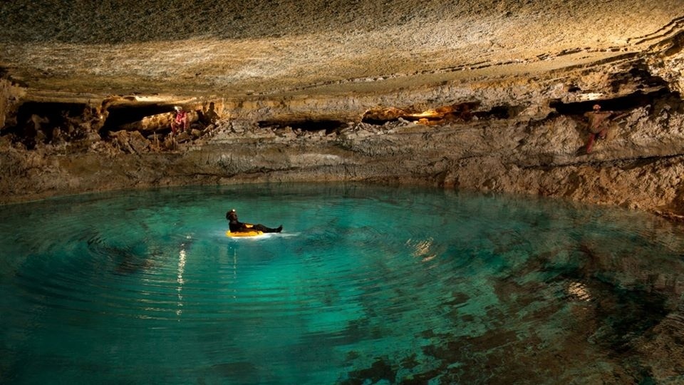 Tavasbarlang látogatás és csónakázás Tapolcán - Programturizmus