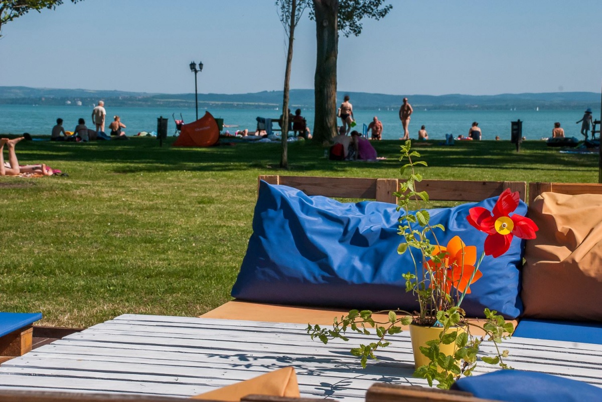 Kalóz Strandbisztró Balatonudvari - Fövenyes - Programturizmus